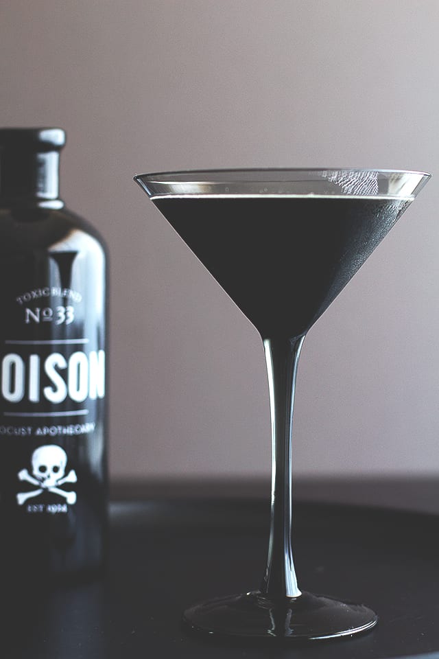 10 Halloween Cocktails - The Honeycomb Home