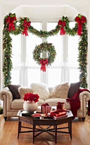 Simple Christmas Decorating Ideas - The Honeycomb Home