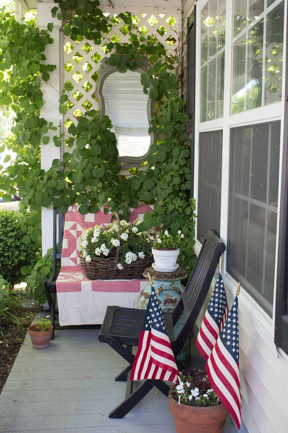 Patriotic Porch Decor - The Honeycomb Home