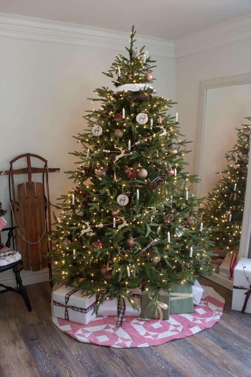 How To Decorate A Small Living Room For Christmas On A Budget - The ...
