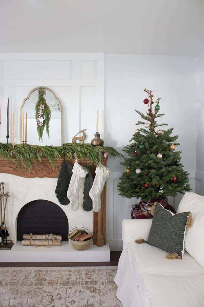 Cute & Easy Christmas Tree - The Honeycomb Home