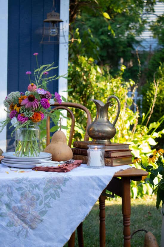 Simple Fall Tablescape Ideas - The Honeycomb Home