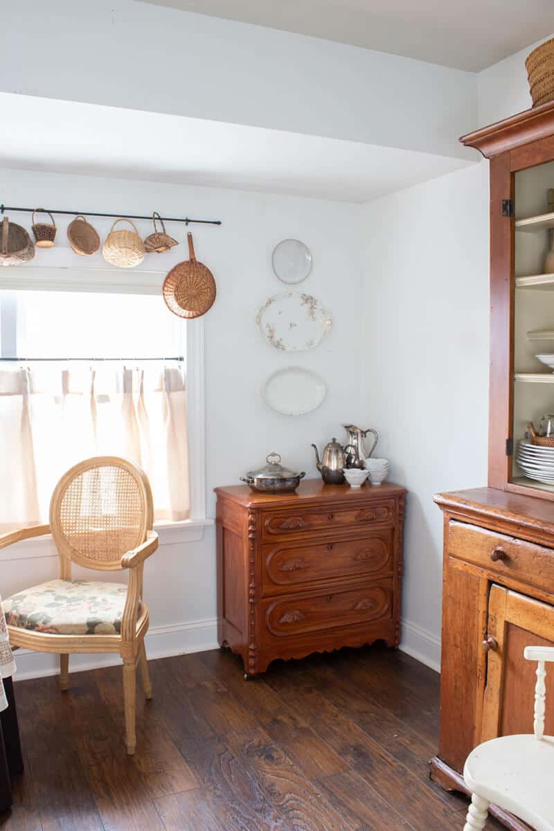Small Breakfast Nook Updates - The Honeycomb Home
