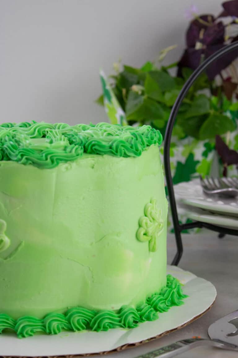 Shamrock Cake With Rainbow Inside - The Honeycomb Home