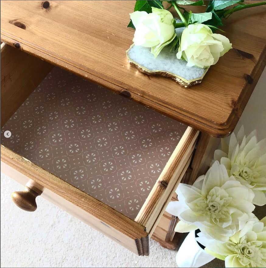 20 Amazing Furniture Makeovers - The Honeycomb Home