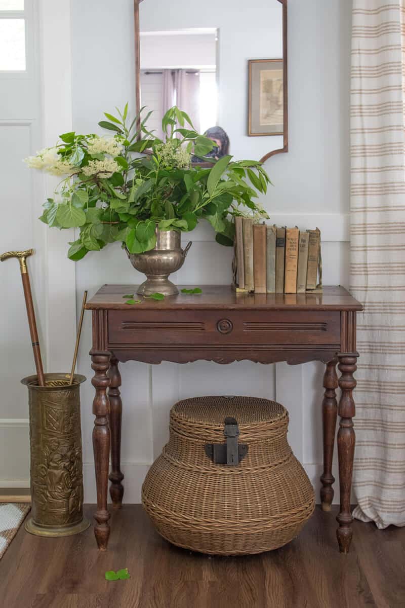 Small Entryway Ideas - The Honeycomb Home