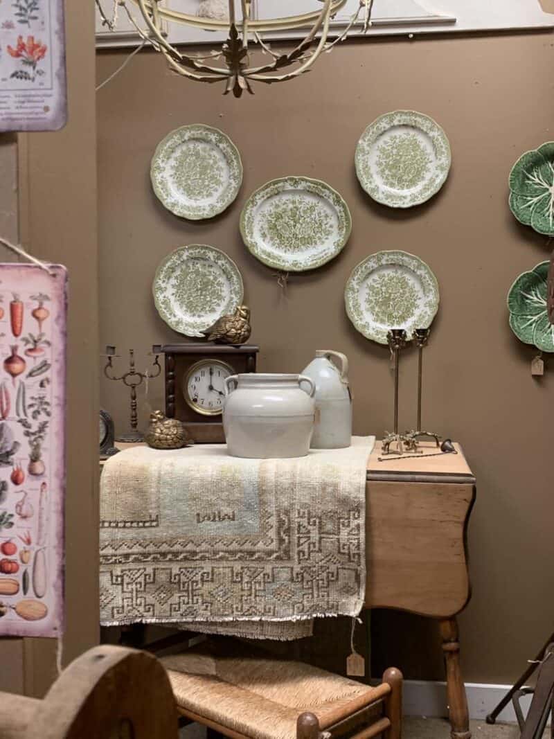 Easy-To-Install Plate Display Wall - The Honeycomb Home