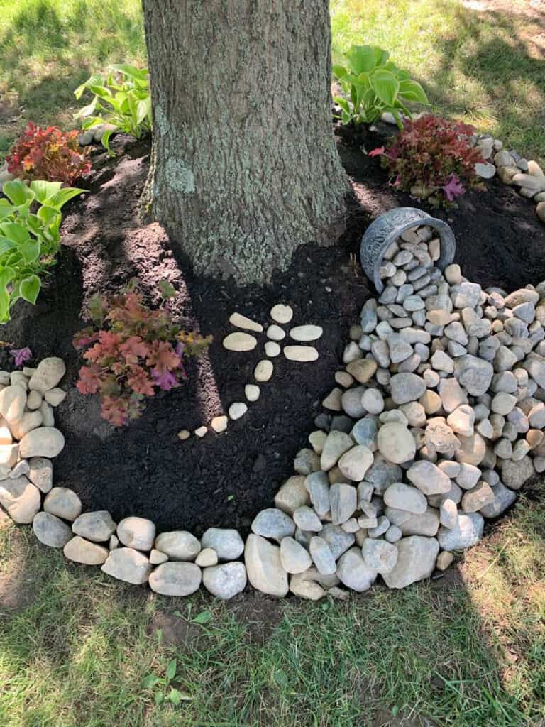 Creative Landscaping Ideas Around Tree Roots - The Honeycomb Home