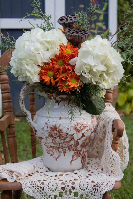 3 Beautiful Fall Outdoor Table Settings Ideas! (2023) - The Honeycomb Home
