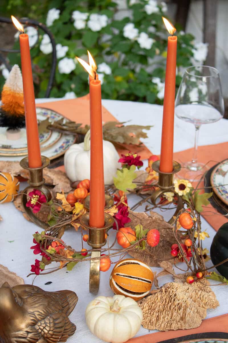 Outdoor Falloween Decorating - The Honeycomb Home
