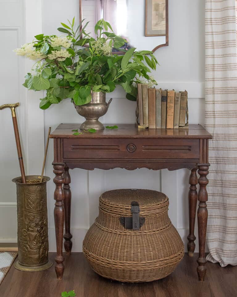 Decorating With Vintage Home Decor - The Honeycomb Home
