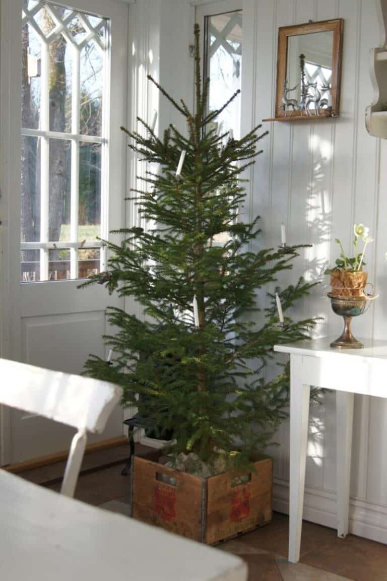 Christmas Tree Ideas For Small Spaces - The Honeycomb Home