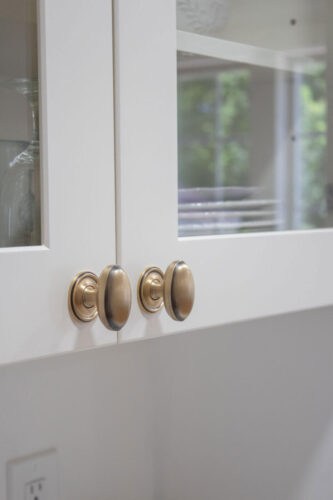 Antique Brass Kitchen Cabinet Hardware - The Honeycomb Home